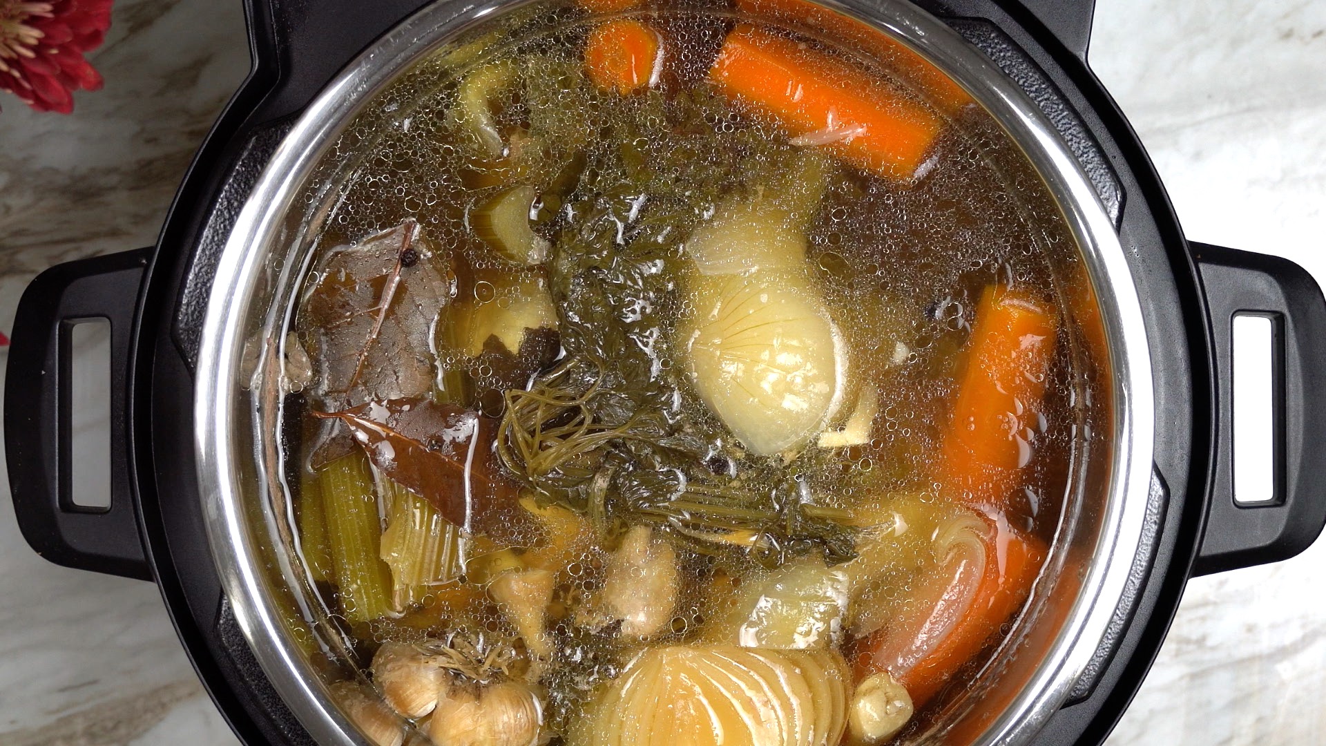 Instant Pot Chicken Broth - EatFoodlicious