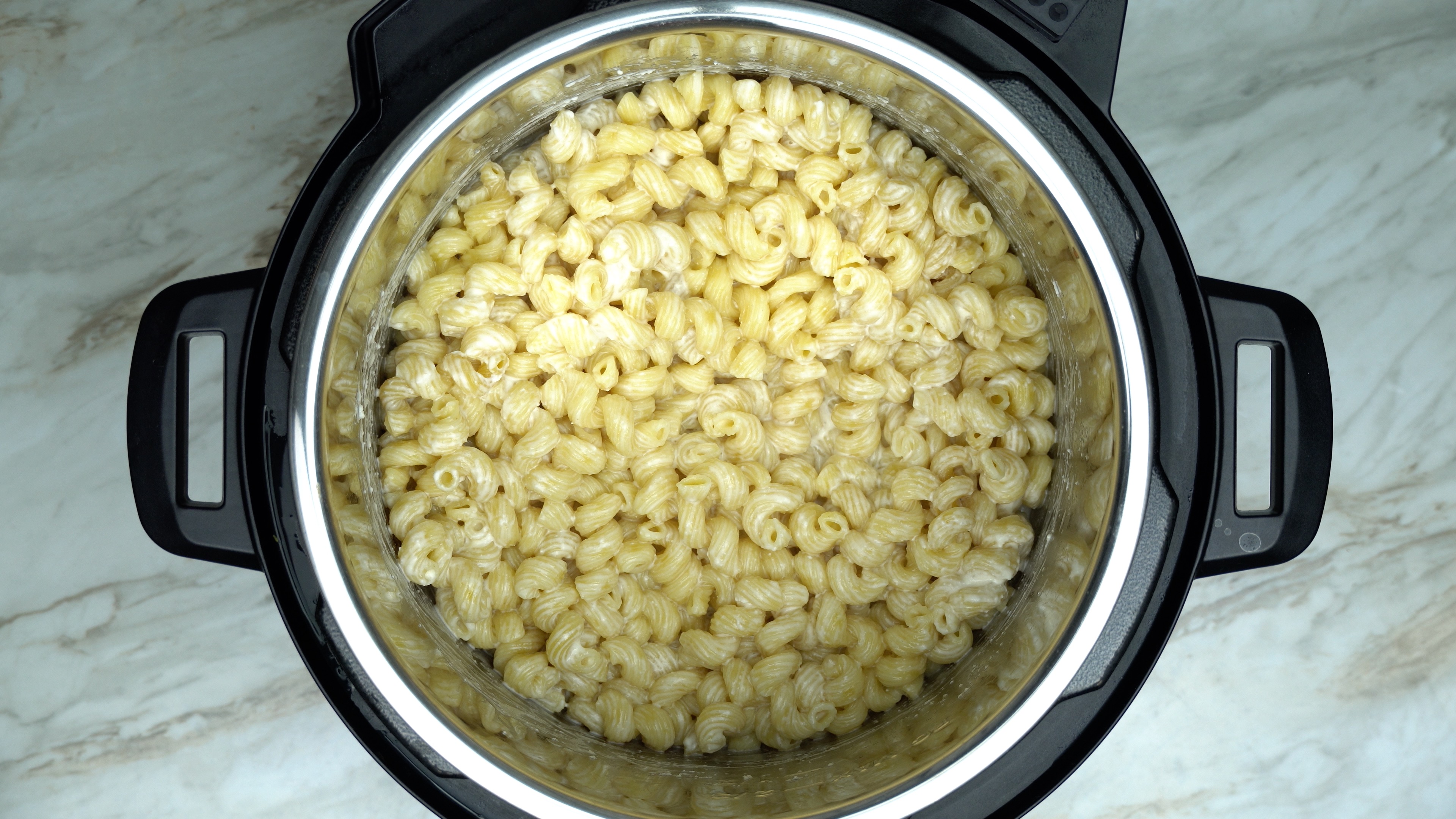 Instant Pot Creamy Mac & Cheese - EatFoodlicious