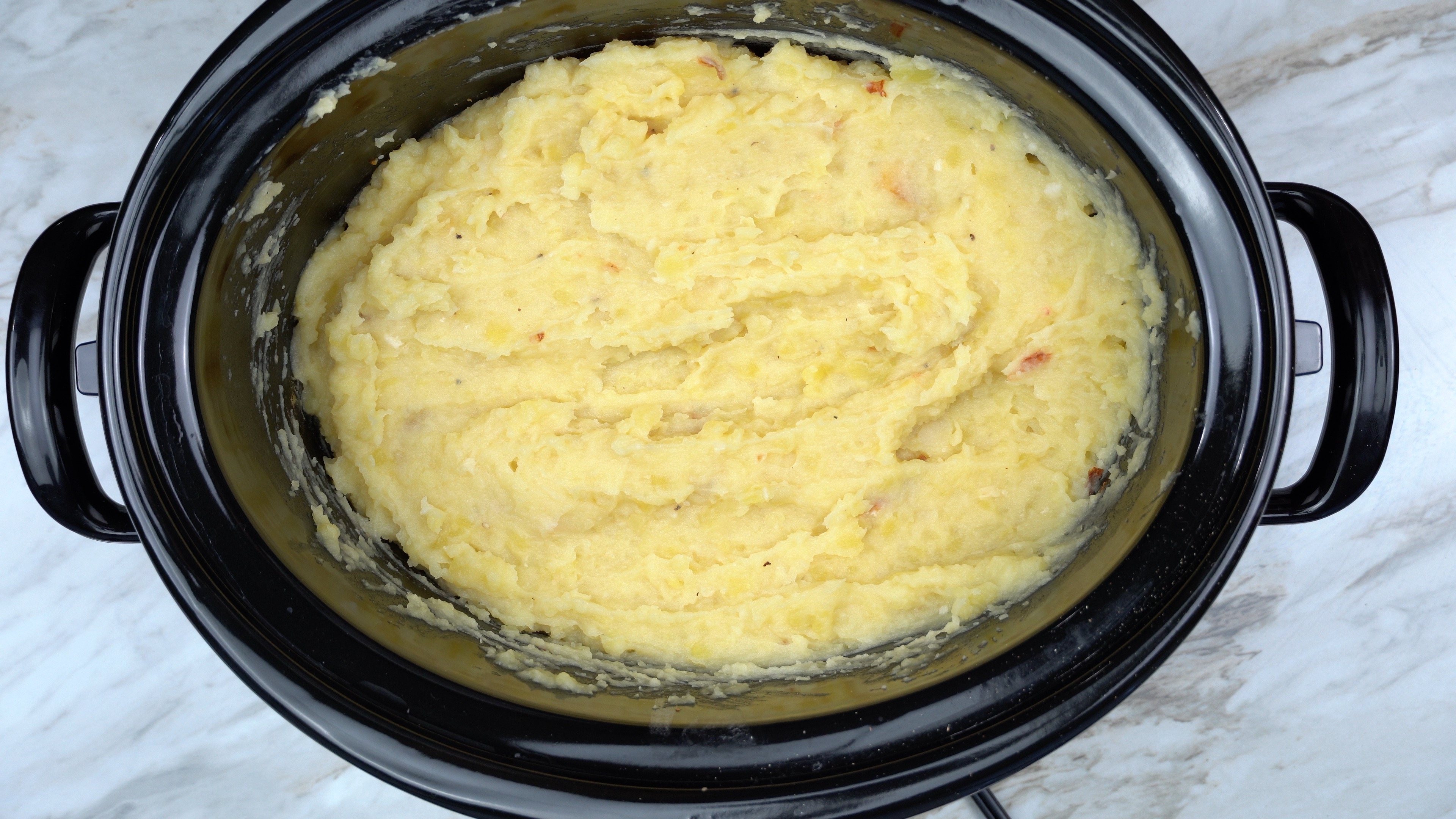 Slow Cooker Mashed Potatoes - EatFoodlicious