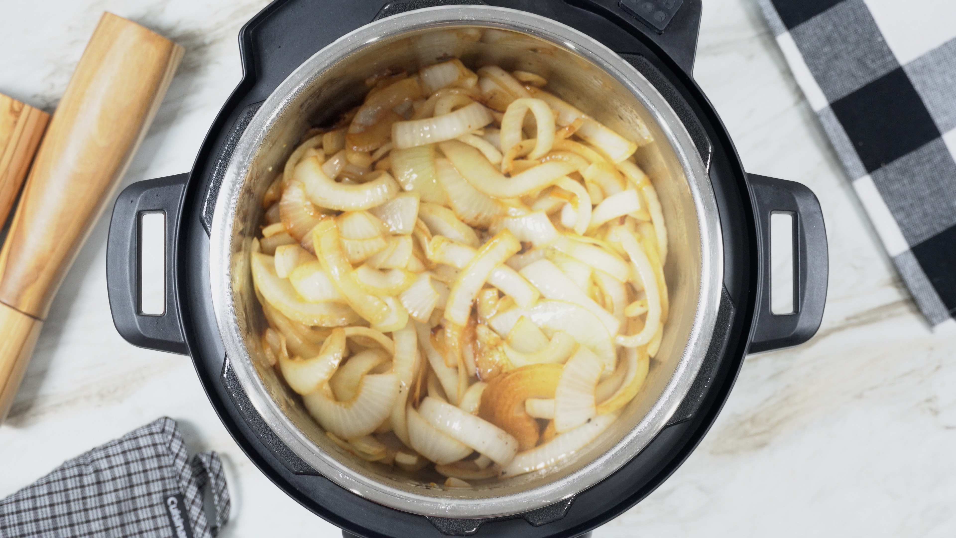 Instant Pot French Onion Soup - EatFoodlicious