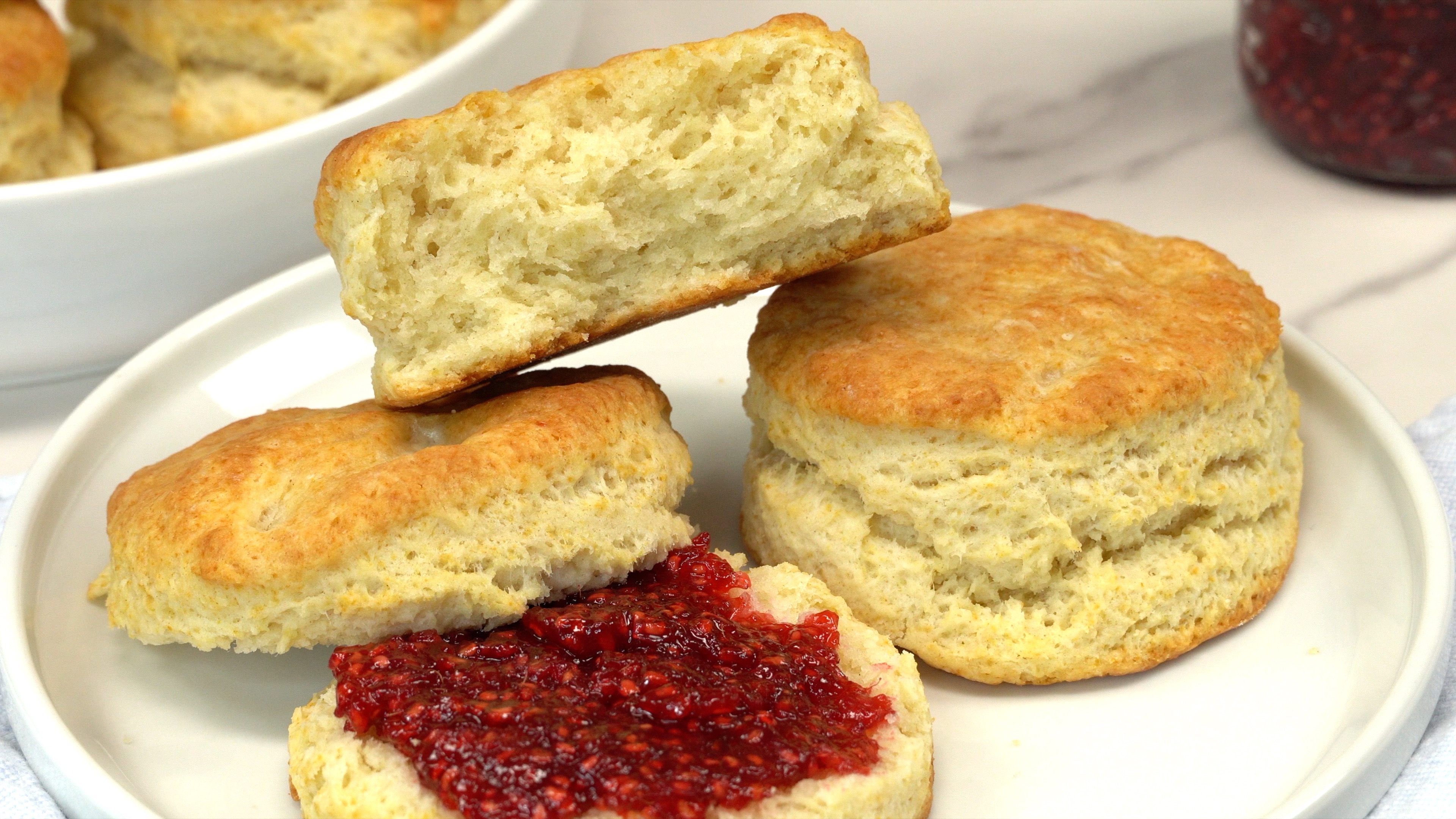 Homemade Fluffy Biscuits - EatFoodlicious